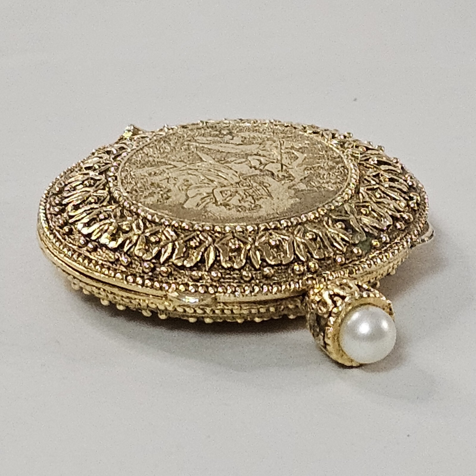 Vintage Victorian Engraved Solid Perfume Case Spring Hinged Round ...