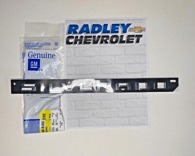 NEW GMC SILVERADO EMBLEM OEM GM 23400409 | eBay