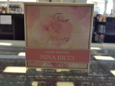 NINA RICCI FLEUR DE FLEURS SOAP 100g | eBay