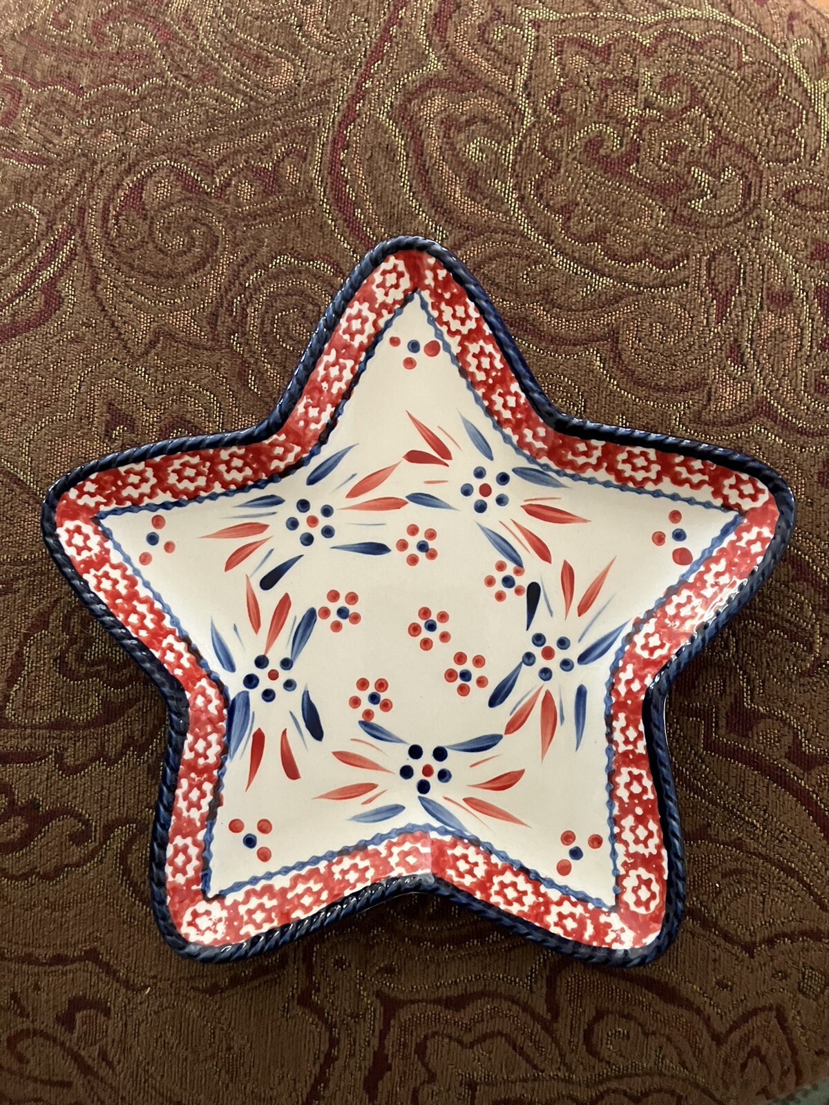 Set Of 2 Temptations Old World Red Star Shaped Plates NEW | eBay