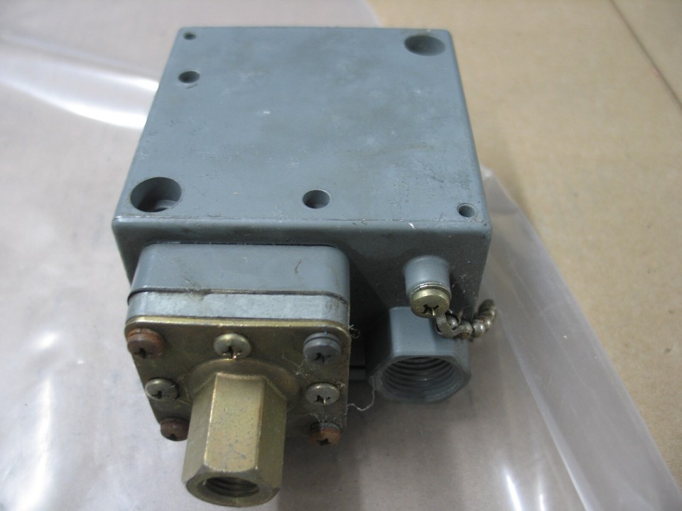 NEW SQ SQUARE D 9012 GDW-5 PRESSURE SWITCH 3-150PSI 460PSI MAX P9279 | eBay
