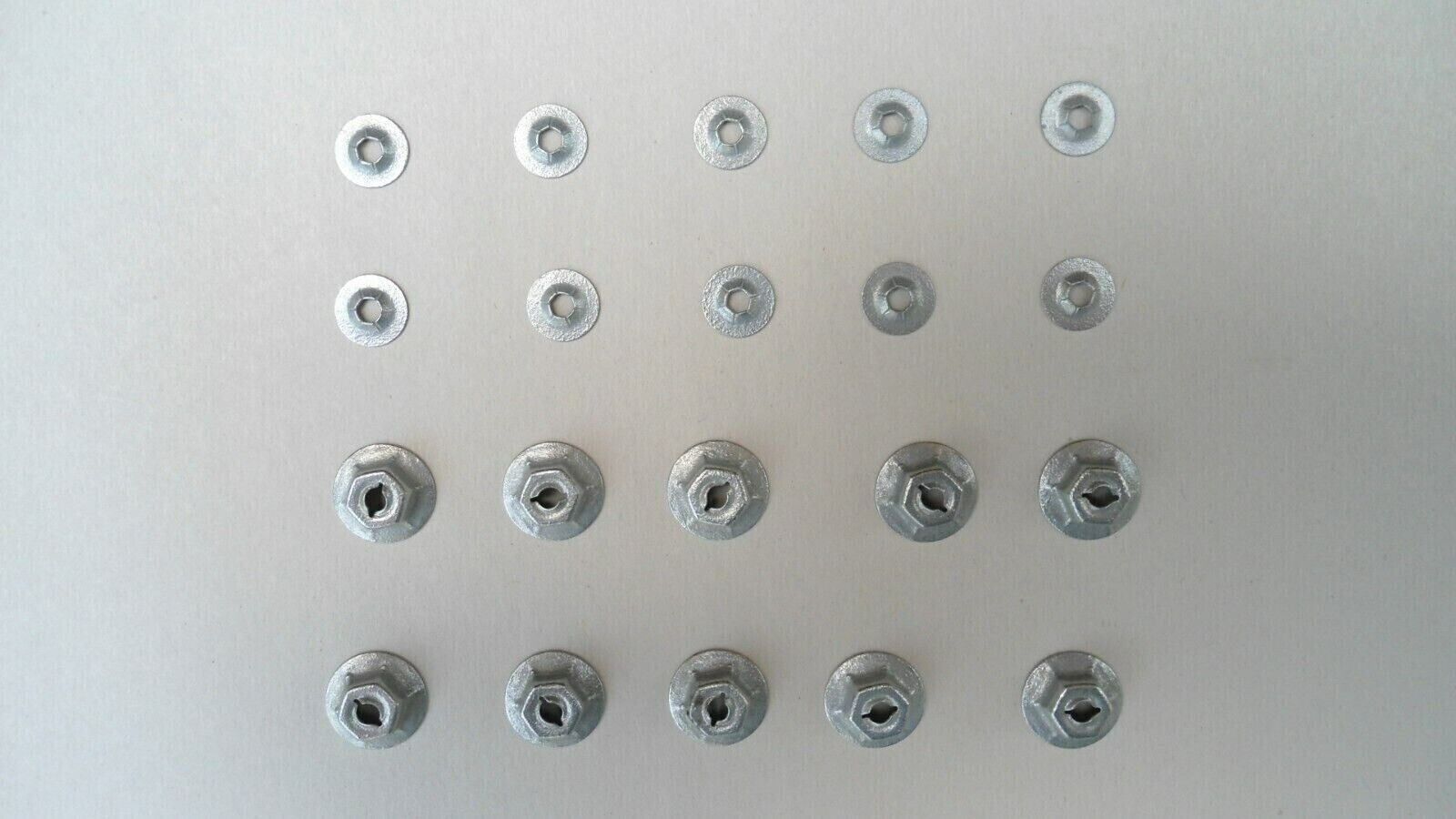 Ford F150 F250 F350 Pickup Trucks 4x4 Badge Emblem Clips | 24 Pieces