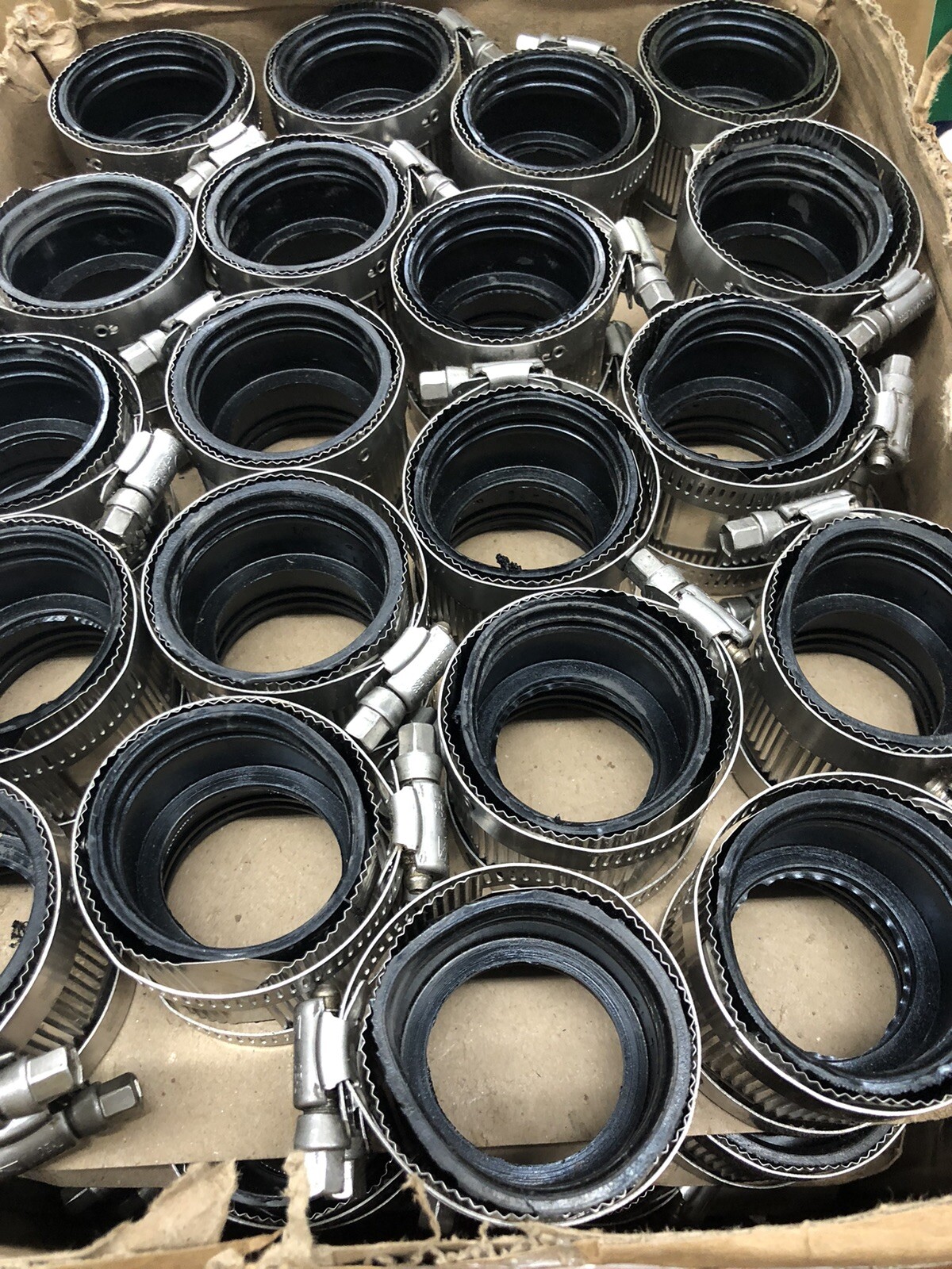 Case of 100 Ideal Tridon 1-1/2” Standard Duty No-Hub Couplings 6217M8G ...