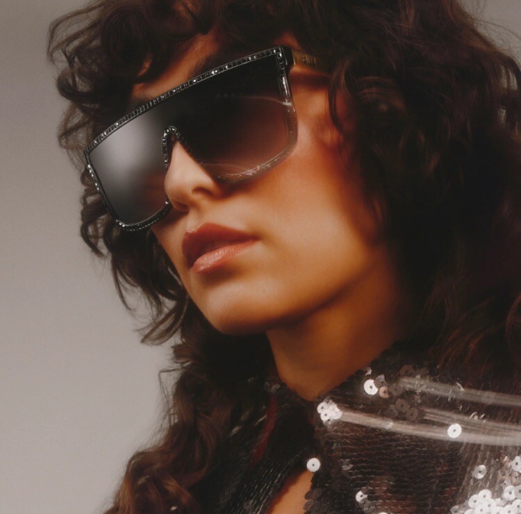 Quay Australia Nightfall Bling 2.0 RARE Shield Sunglasses Black Fade ...