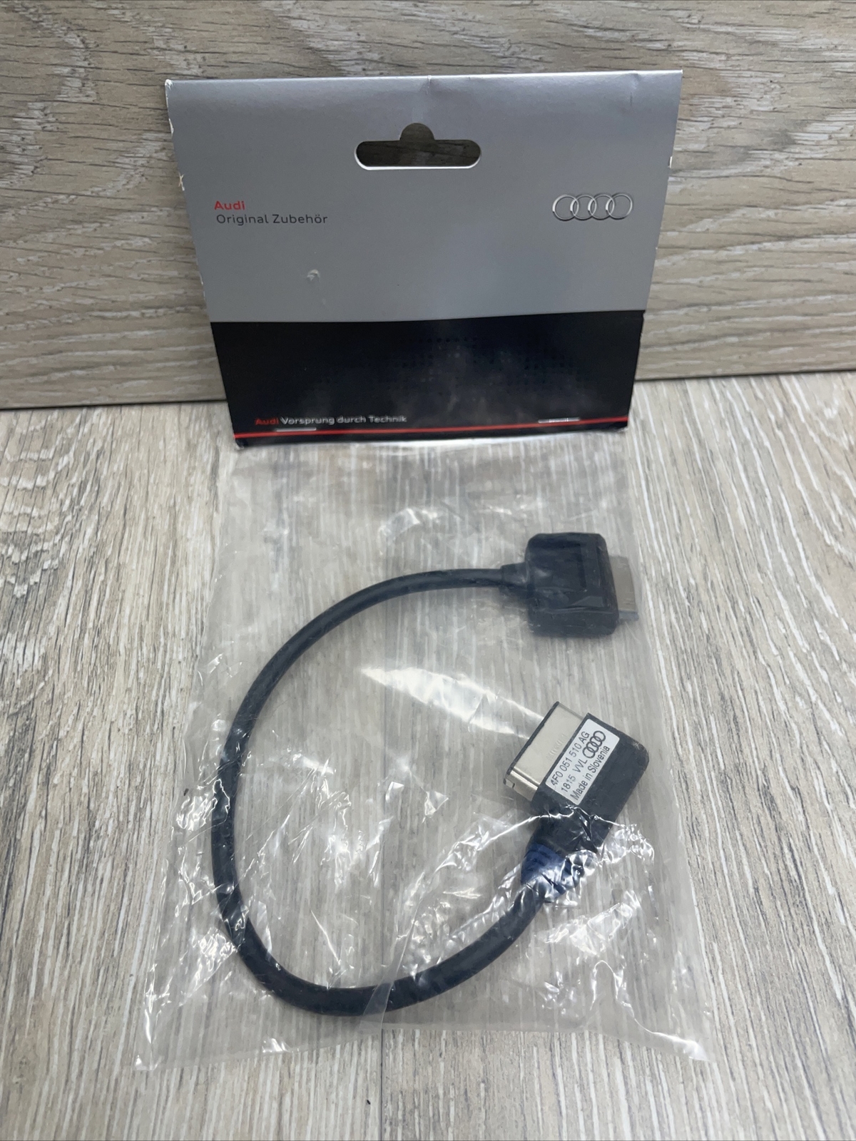 New Audi Adapter For Apple iPod Audi Music Interface 4FO 051 510 AG ...