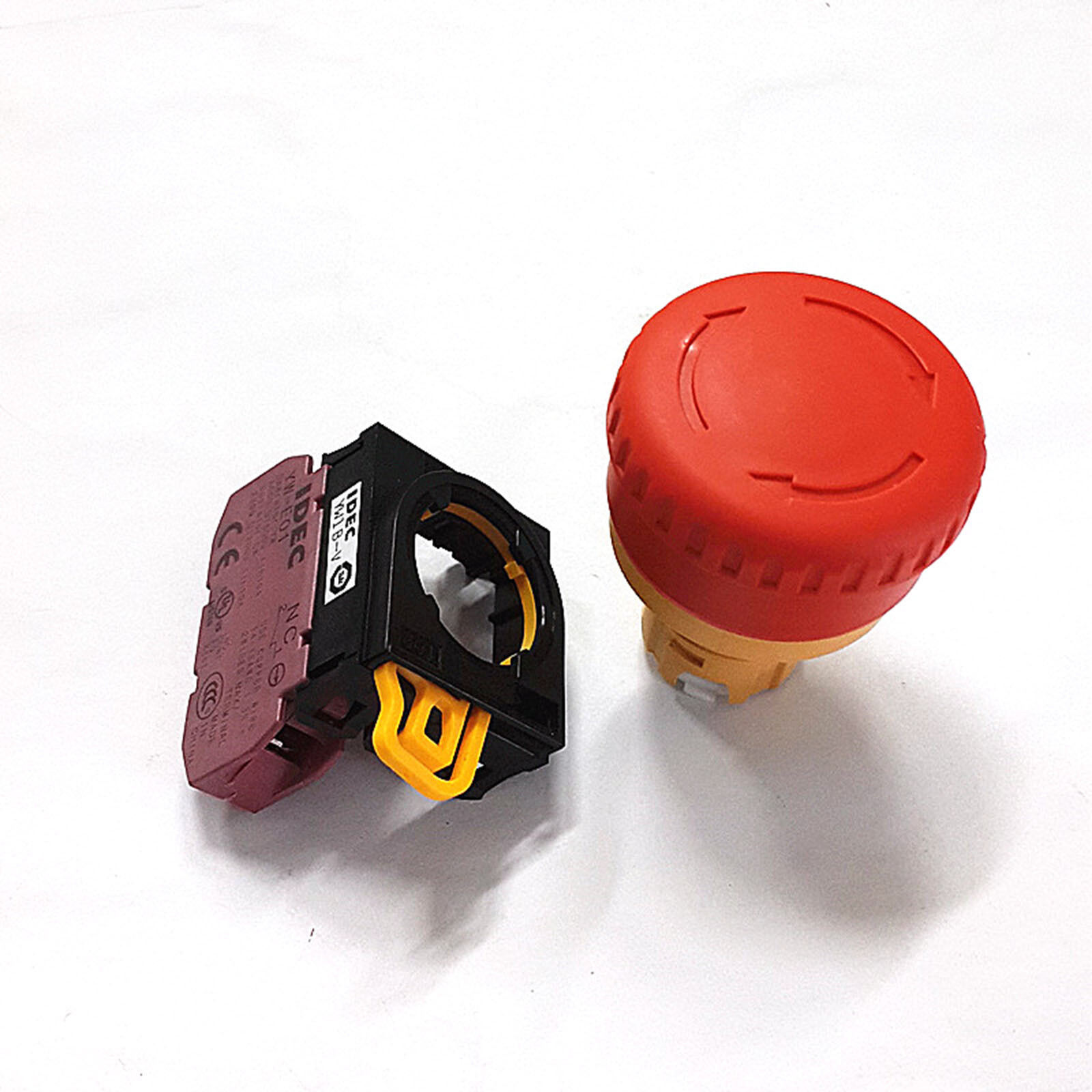 A IDEC YW1B-V4E01R Scram Button Switch 1PC New | eBay