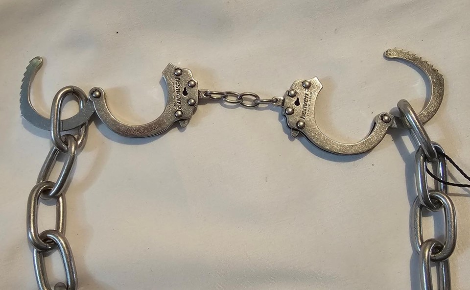NWT Heaven by Marc Jacobs Handcuff Necklace in Aged Silver - Chunky ...