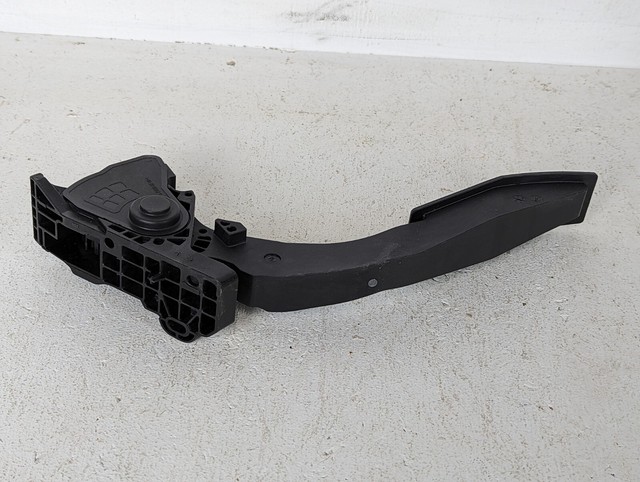 ACDelco GM OE/GM Genuine Parts 84657610 Sensors - Accelerator Pedal ...