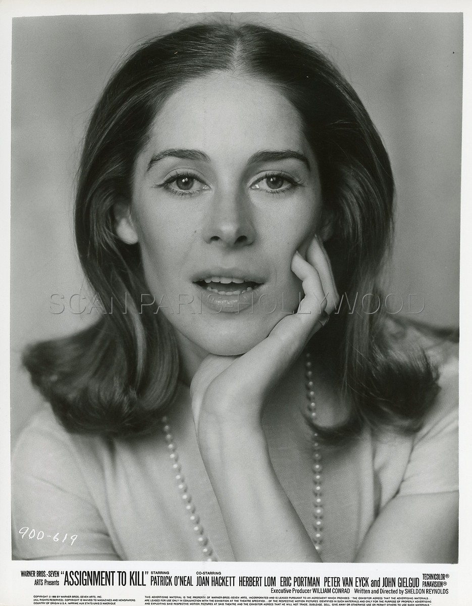 Www Joan Hackett Joan Hackett Pictured Among The Roses 35m 4861