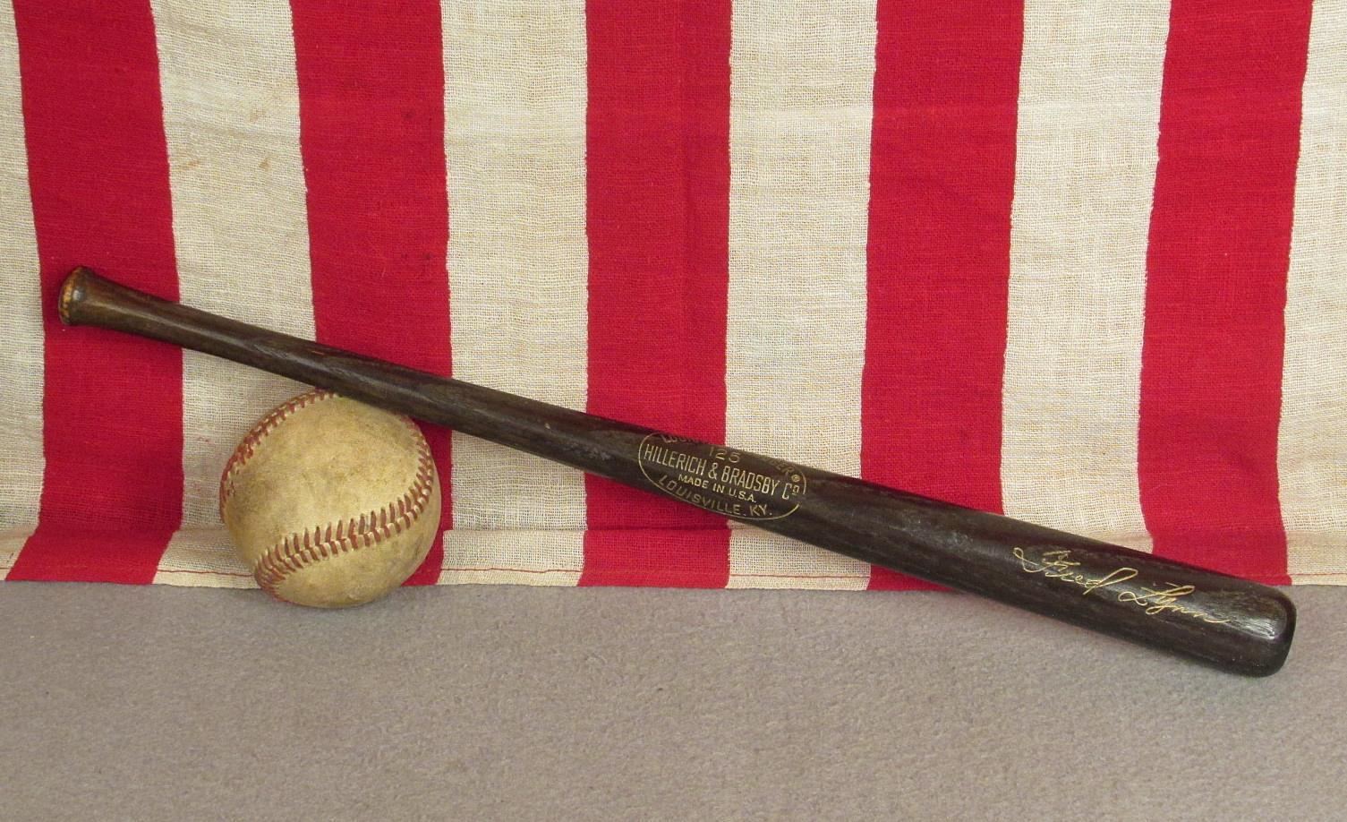 Vintage Louisville Slugger Wood Mini Bat Baseball Bat Fred Lynn ...