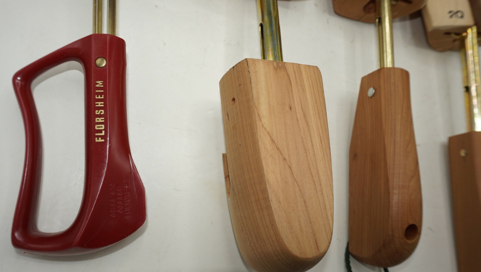 4 MEN CEDAR WOODEN SHOE INSERT MEDIUM TREE STRETCHERS SHAPERS ...