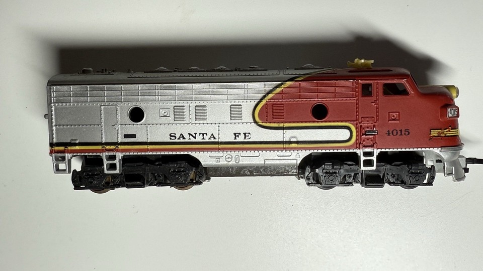 Bachmann HO Scale Santa Fe 307 EMD F9-A Powered Diesel Locomotive Not ...