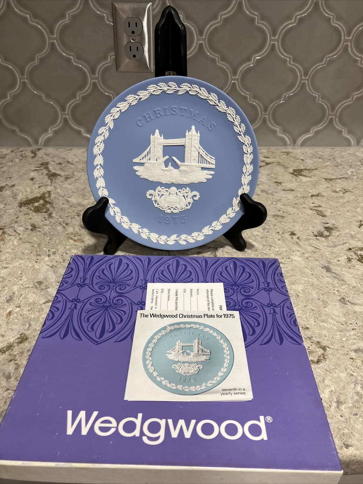 1975 Wedgwood Christmas Plate Tower Bridge Jasperware Blue Collector ...