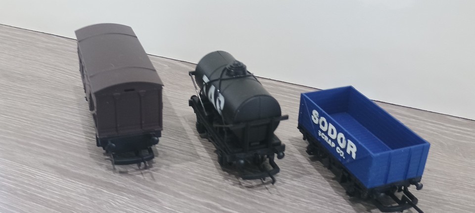 Hornby Thomas The Tank Engine Freight Wagons X 3 Cattle Wagon Sodor ...