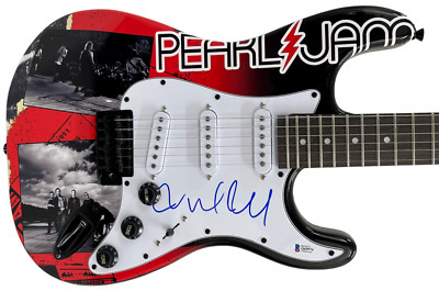 MIKE MCCREADY SIGNED PEARL JAM FULL SIZE ELECTRIC GUITAR AUTOGRAPH ...