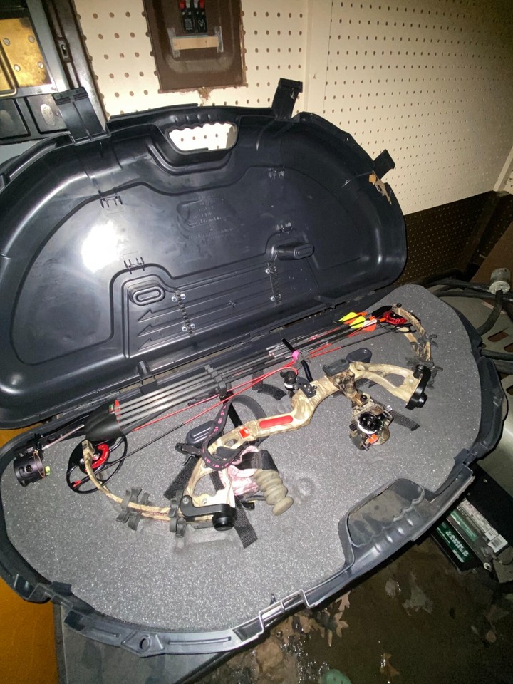 2013 PSE Stiletto women's compound bow, camo and pink, draw weight ...