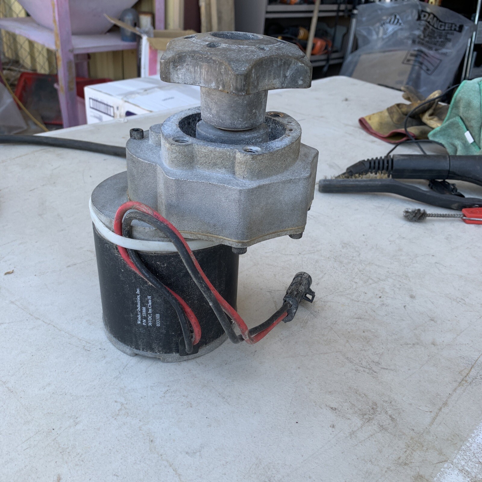 Windsor Scrub Deck Drive Motor W/ Star Drive Chariot IScrub Floor ...