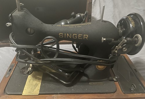 Vintage Singer 128 Sewing Machine - Tested And Working. With Case And ...
