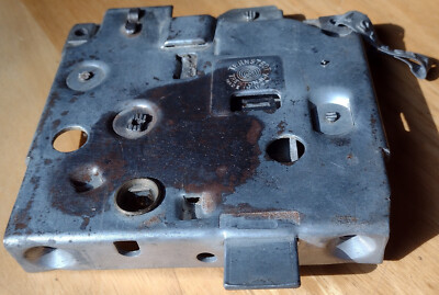 NOS GM #4125851 - 1941-1948 CHEVROLET 4-DR Right Rear Door Lock ...