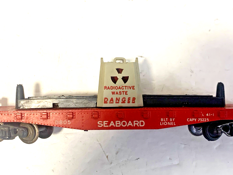 Vintage Lionel HO Seaboard 0805 Flat car with Radioactive waste in ...