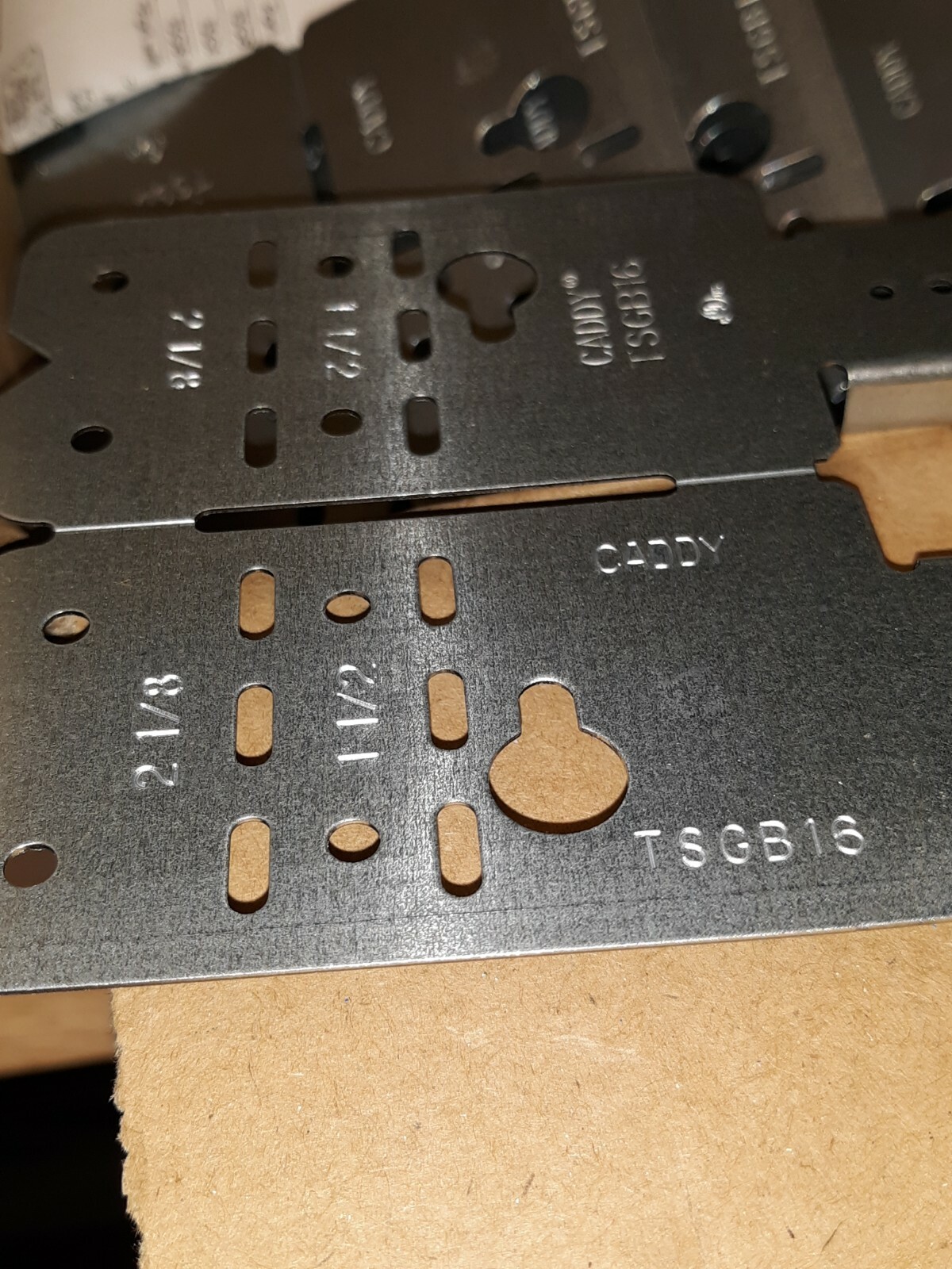 NVENT CADDY TSGB16 Mounting Bracket, Adjustable, 11" to 18" | eBay