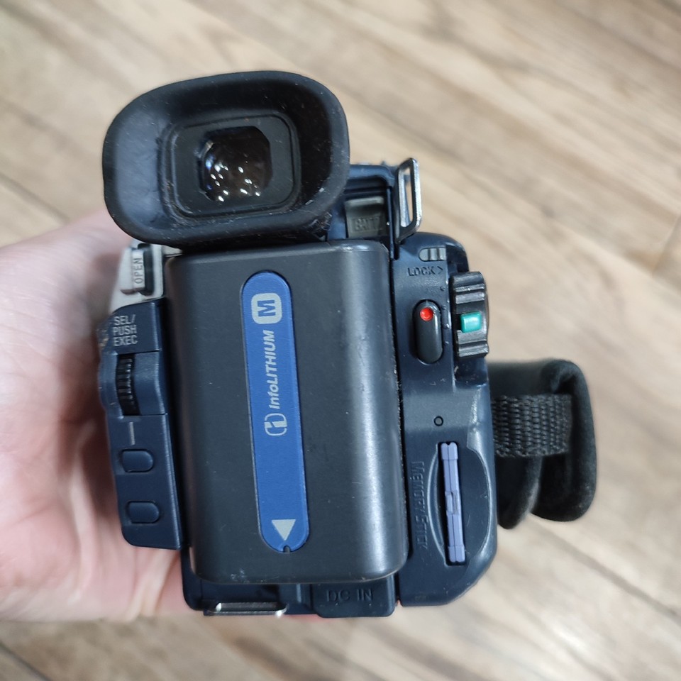 Sony DCR-TRV25E Mini DV Digital Video Camera Handycam | eBay UK