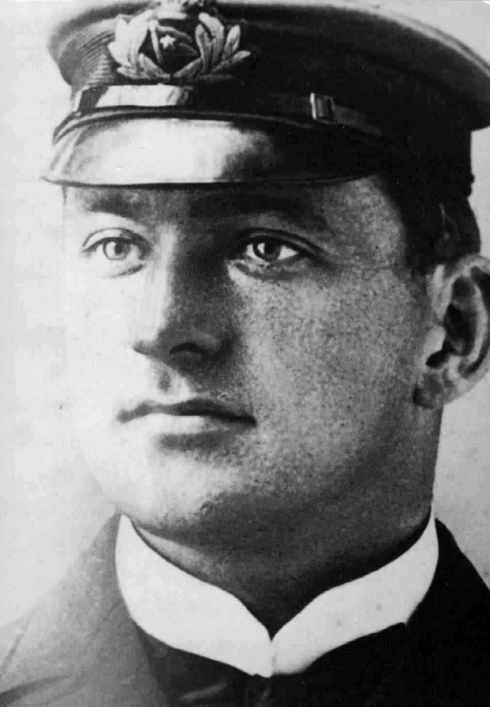 Titanic Officers Cap Badge White Star Line Hat Wreath RMS Captain Smith ...