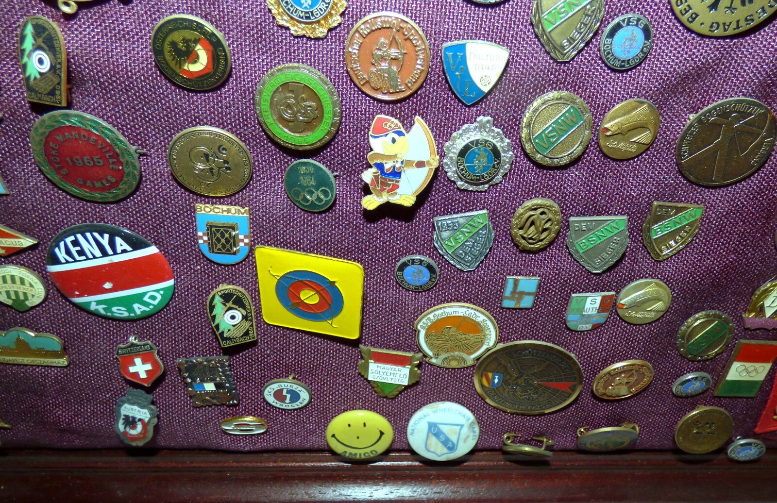 Sport 350x Anstecknadel Pin Konvolut Bogensport Politik BRD DDR USA ...