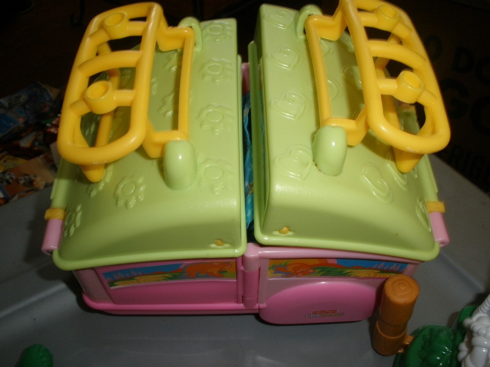 Fisher Price Little People Sarah Lynn Camping Adventure Set Pop up ...