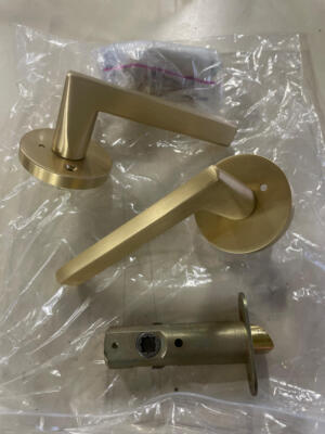 Emtek Privacy Set, Disk Rosette, Helios Lever (Left Hand, Satin Brass ...