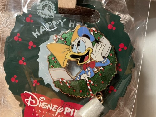 Disney Donald Duck Holiday Wreath Bell Dangler Pin Limited Edition Of ...