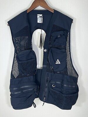 NWT NIKE ACG BUTTLES VEST STYLE DN3919-010 COLOR BLACK SIZE NWT NIKE ACG BUTTLES VEST STYLE DN3919-010 COLOR BLACK SIZE