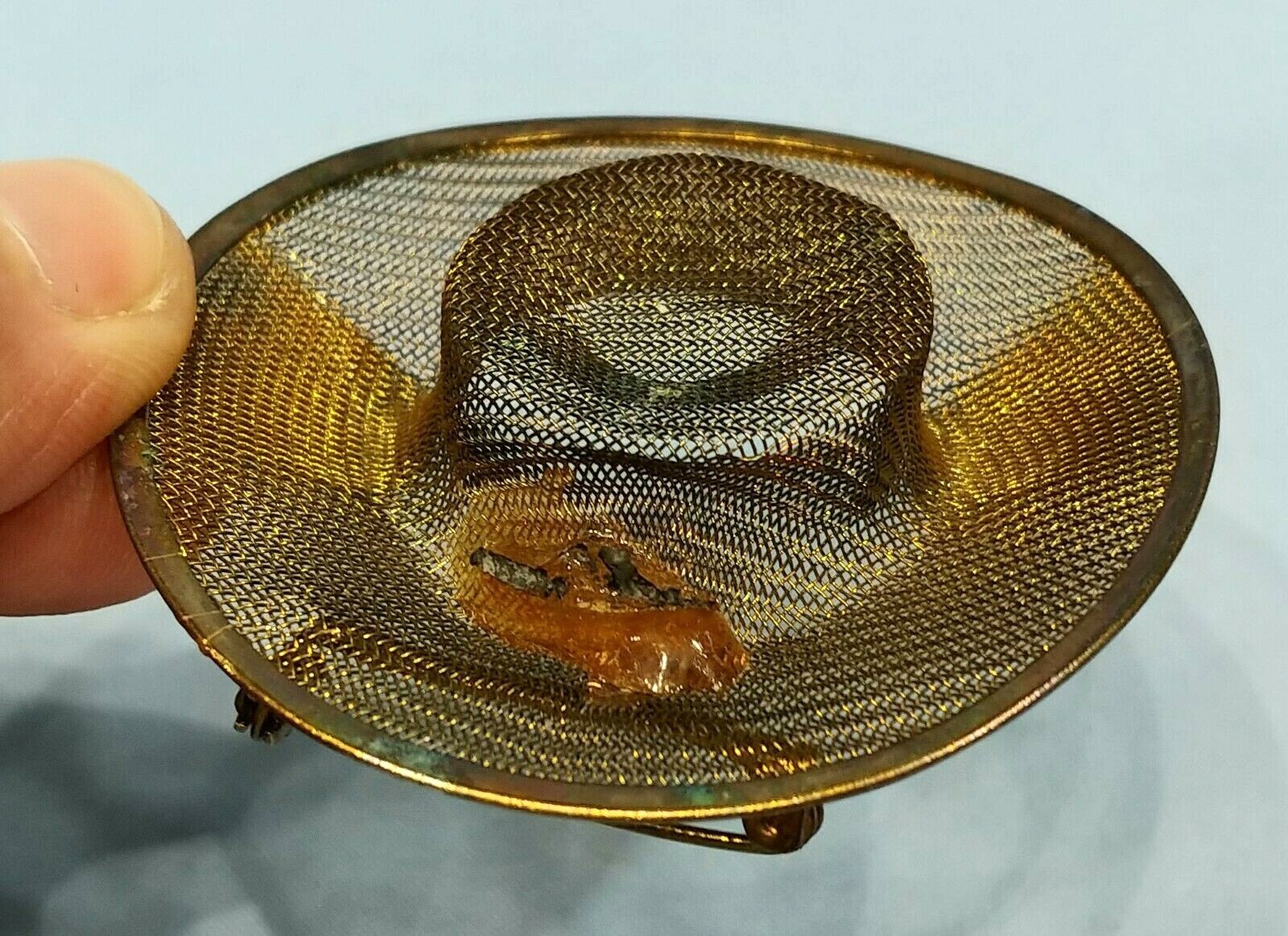 Vintage Wire Mesh Hat Pin Brooch Gold Tone - Gem