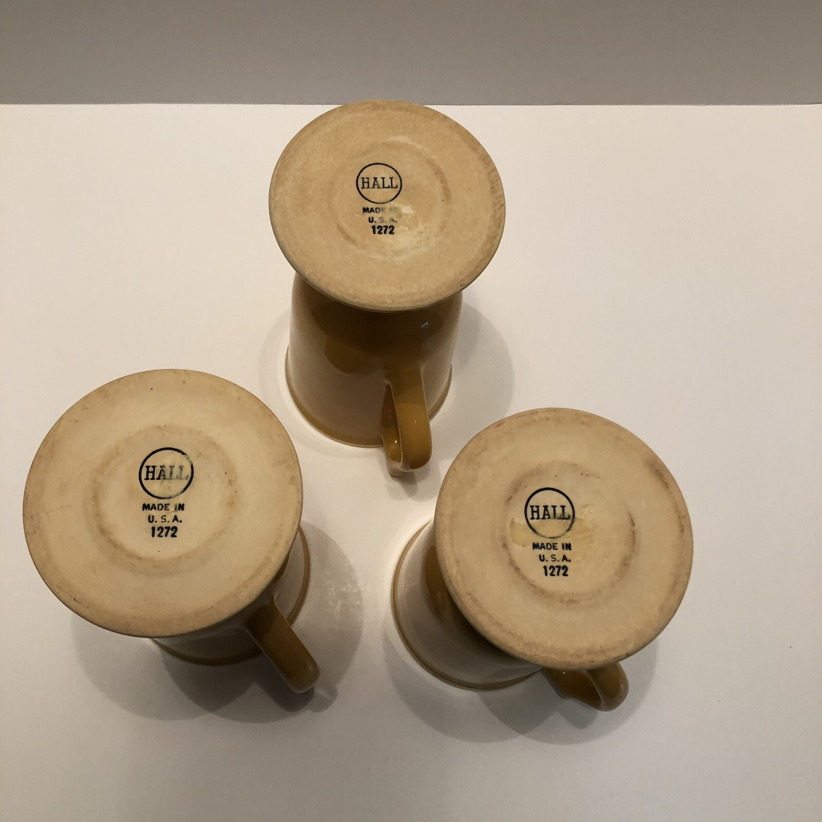 MCM Hall Mugs Golden W/ Gold Trim ON PEDESTAL Coffee Hot Chocolate ...