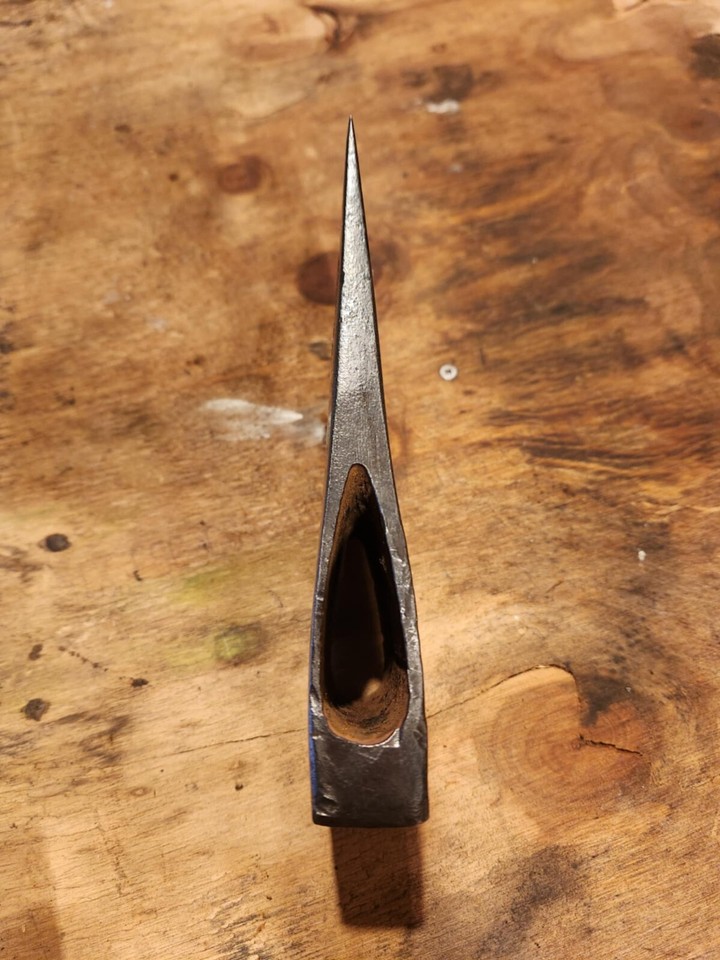 Dandenong 'World's Finest' Cyclone, vintage Tasmanian pattern axe, 4 ...