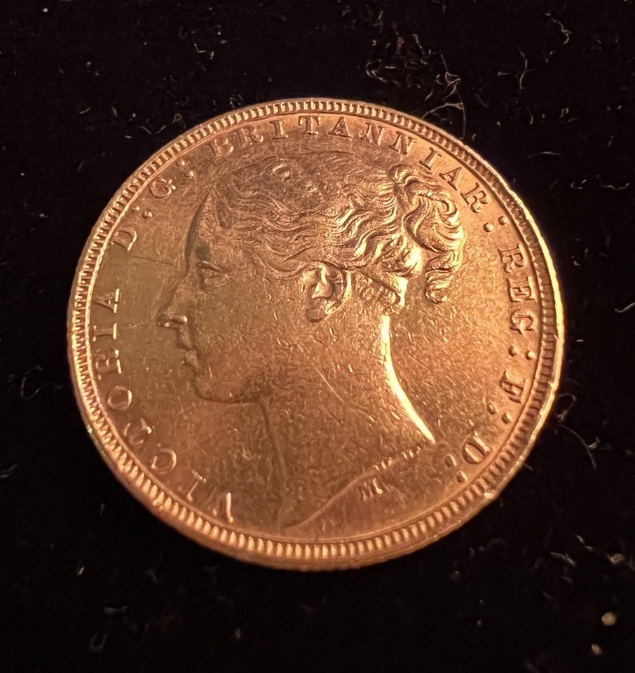 1871 Queen Victoria Full Sovereign Coin, 22ct Gold, 7.96 grams, Young ...