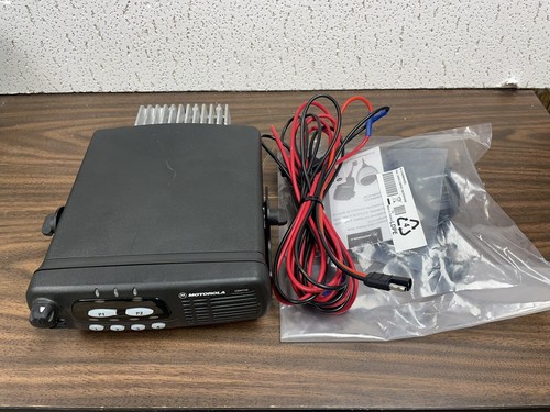 Motorola CDM750 42-50MHz 4ch 60 Watt radio AAM25DKC9AA1AN Refurbished ...
