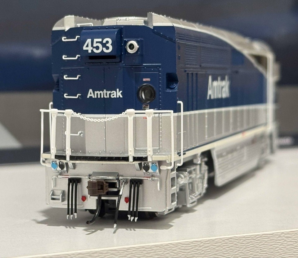 HO Scale Athearn F59PHI Detail Upgrade Kit - Rear MU Hoses & Coupler ...