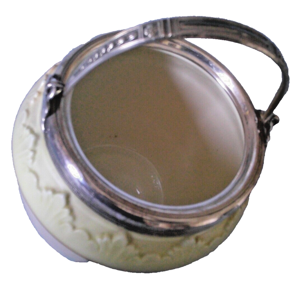 Locke & Co Worcester Blush Ivory Biscuit Barrel (William Stinton ...