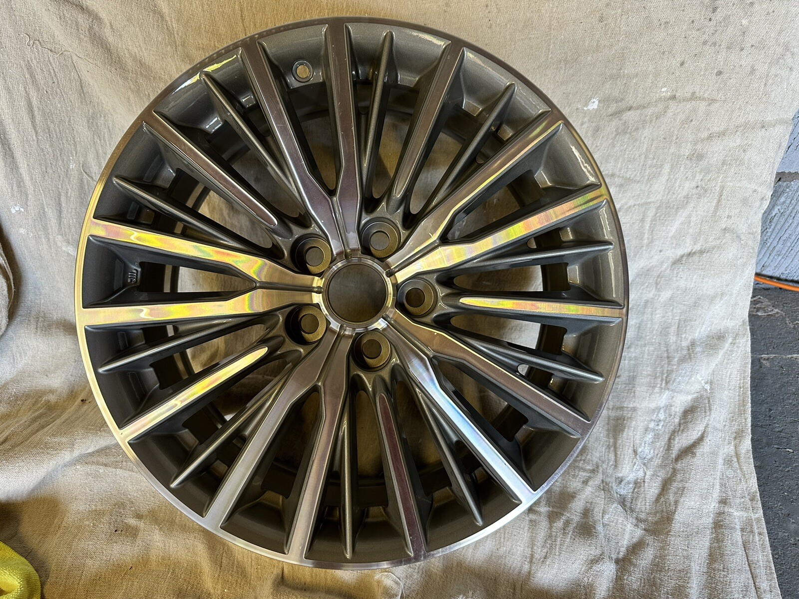 Mitsubishi Outlander 18" Inch Genuine Alloy Wheel J18X7J Diamond Cut ...
