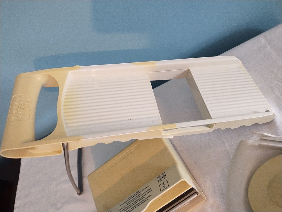 Pampered Chef Ultimate Mandolin Slicer Grater 4 Blades in Case #1109 | eBay