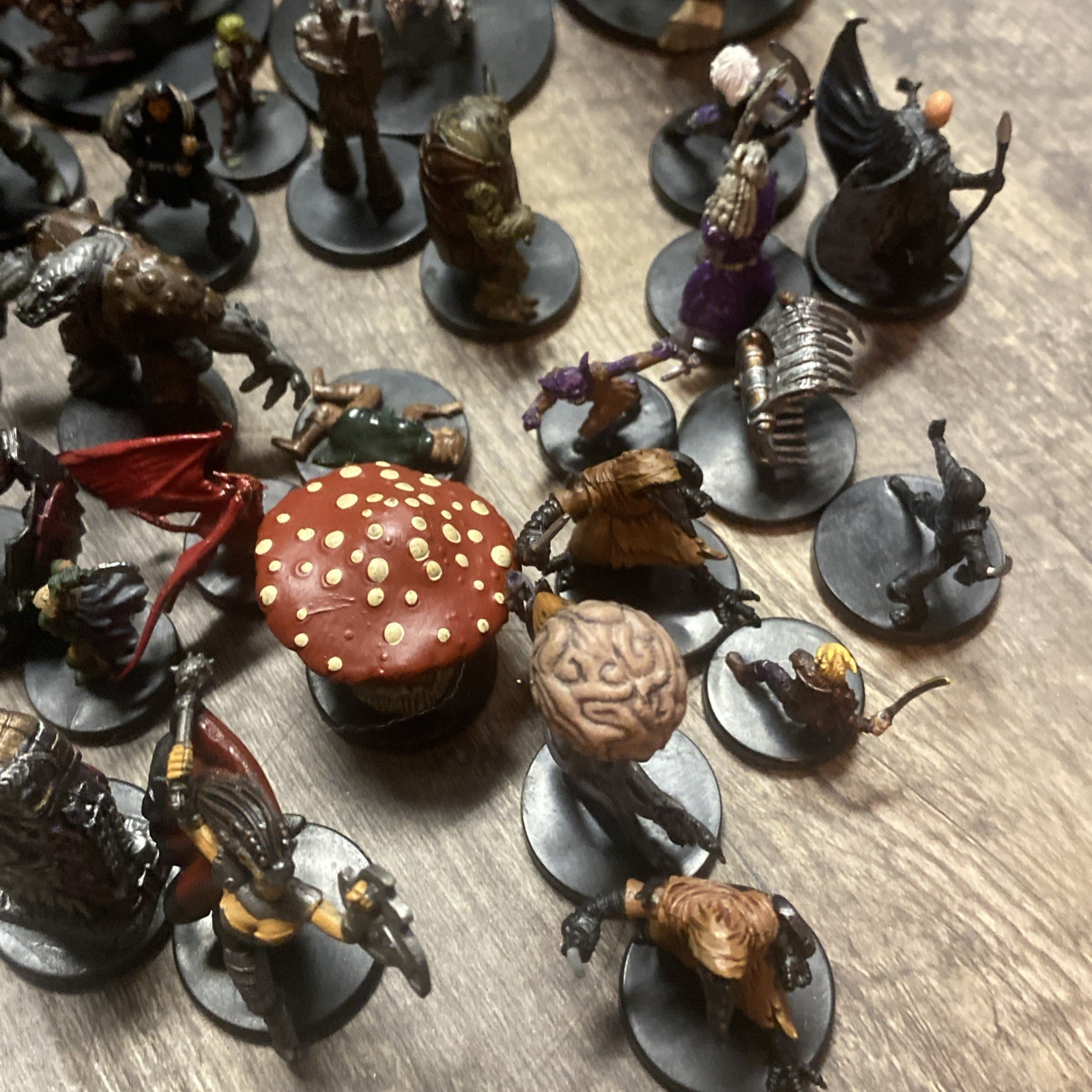 Dungeons & Dragons Miniatures 37 Figure Lot D&D minis d20 Grell ...