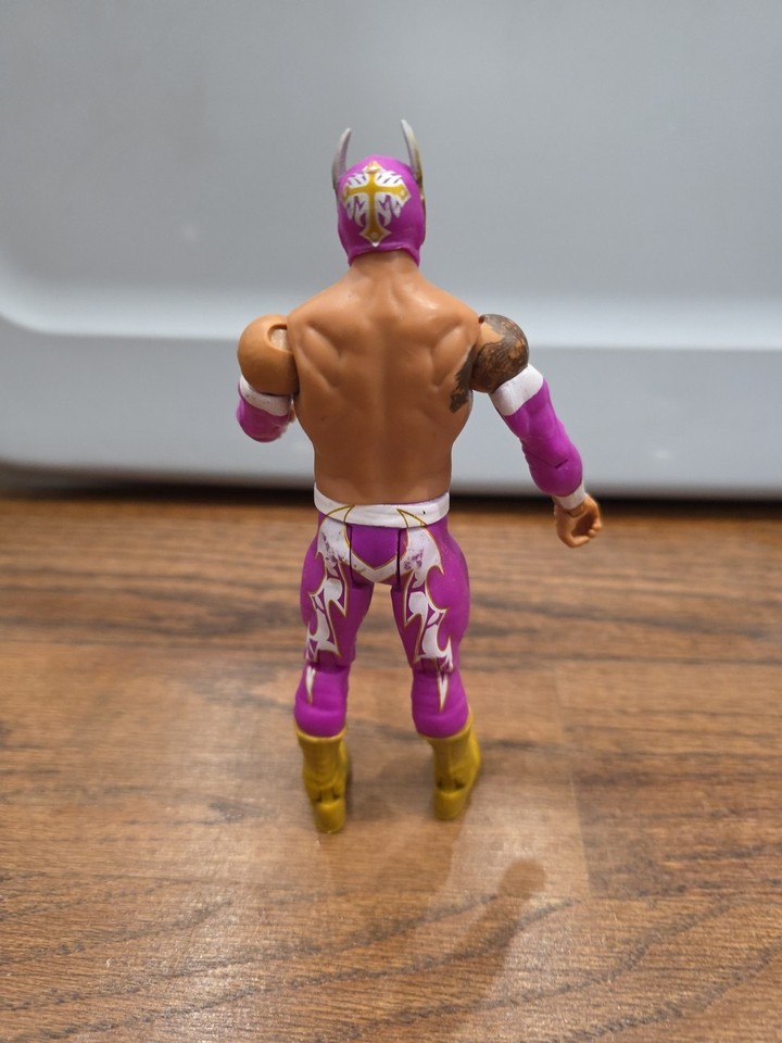 WWE SIN CARA MATTEL BASIC SERIES 42 WRESTLING ACTION FIGURE PURPLE ...