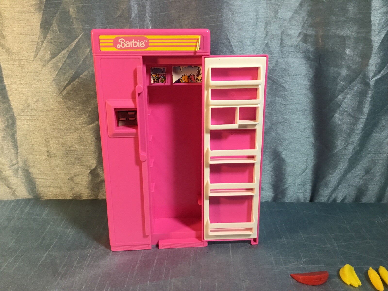VINTAGE 1990 MATTEL BARBIE DOLL PINK FRIDGE REFRIGERATOR FROM KITCHEN ...