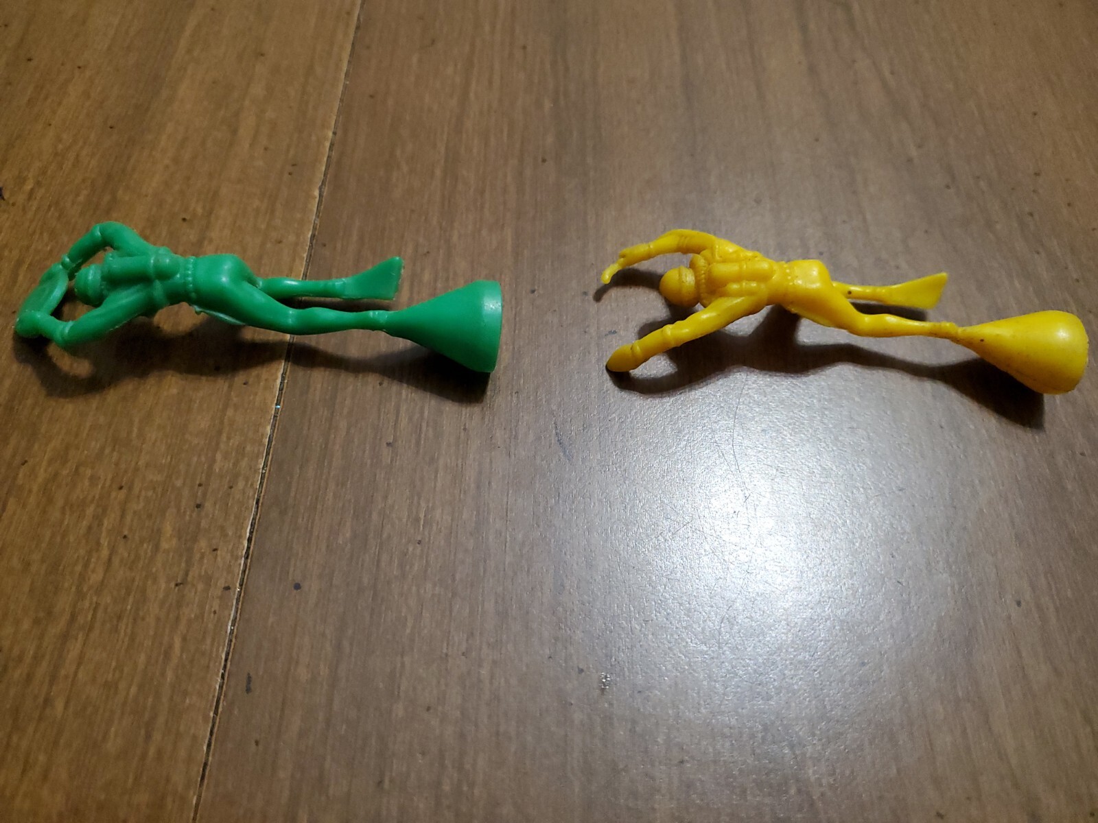 Vintage lot 2 different Kellogg's baking soda frogmen no caps cereal ...