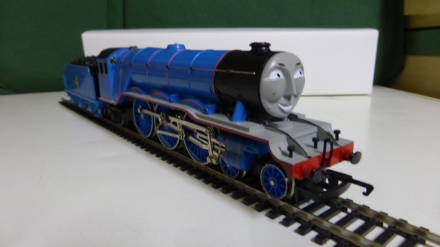 Hornby Thomas and Friends Gordon the Big Blue Engine Steam Locomotive ...