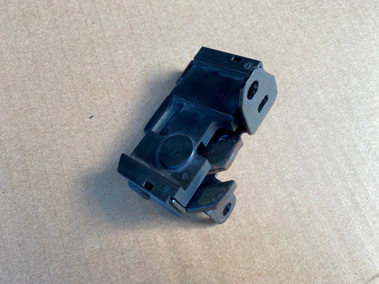 Mercedes Benz C63 AMG W204 Bonnet Latch Lock Mechanism RHS A2048800260 ...