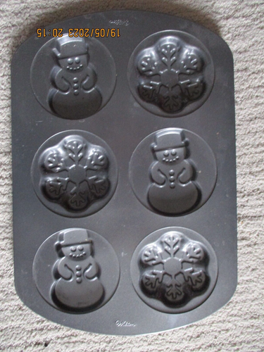 WILTON COOKIE MOLD BAKE PAN--SNOWMAN/SNOWFLAKE | eBay