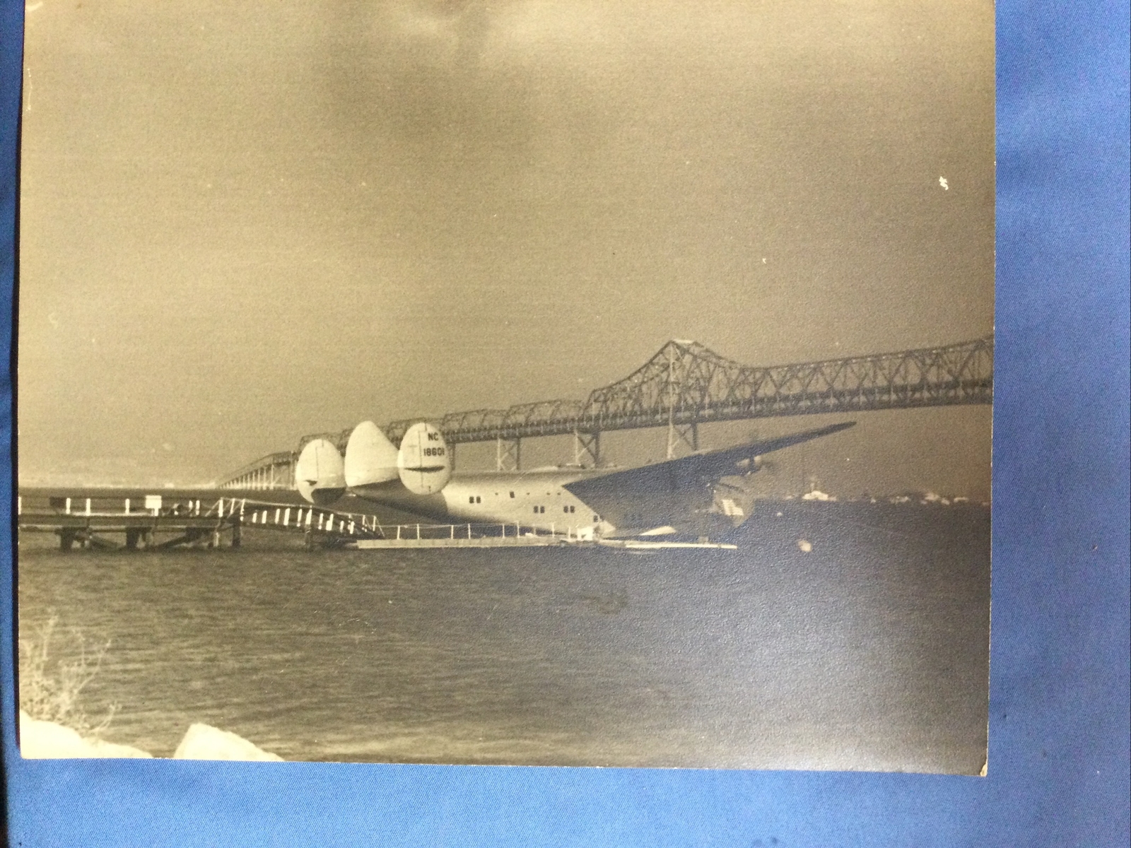 ORIGINAL BOEING 'HONOLULU CLIPPER' SEAPLANE AT DOCK PHOTO 8x10" NC ...