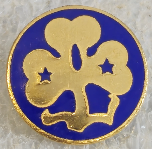VINTAGE GIRL SCOUTS BLUE SHAMROCK LAPEL PIN GOLD TONE METAL COLLECTIBLE ...